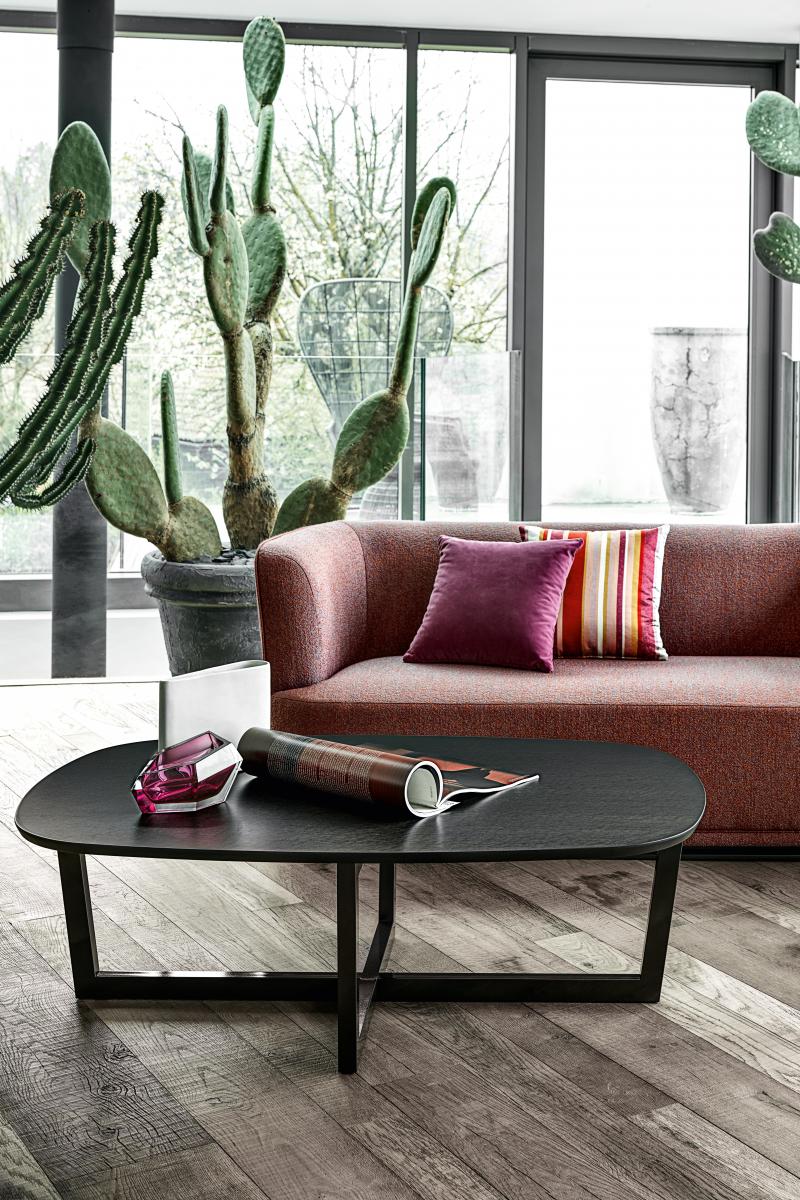 Fellini coffee table oval. Rubelli Casa. Design Marco Piva
