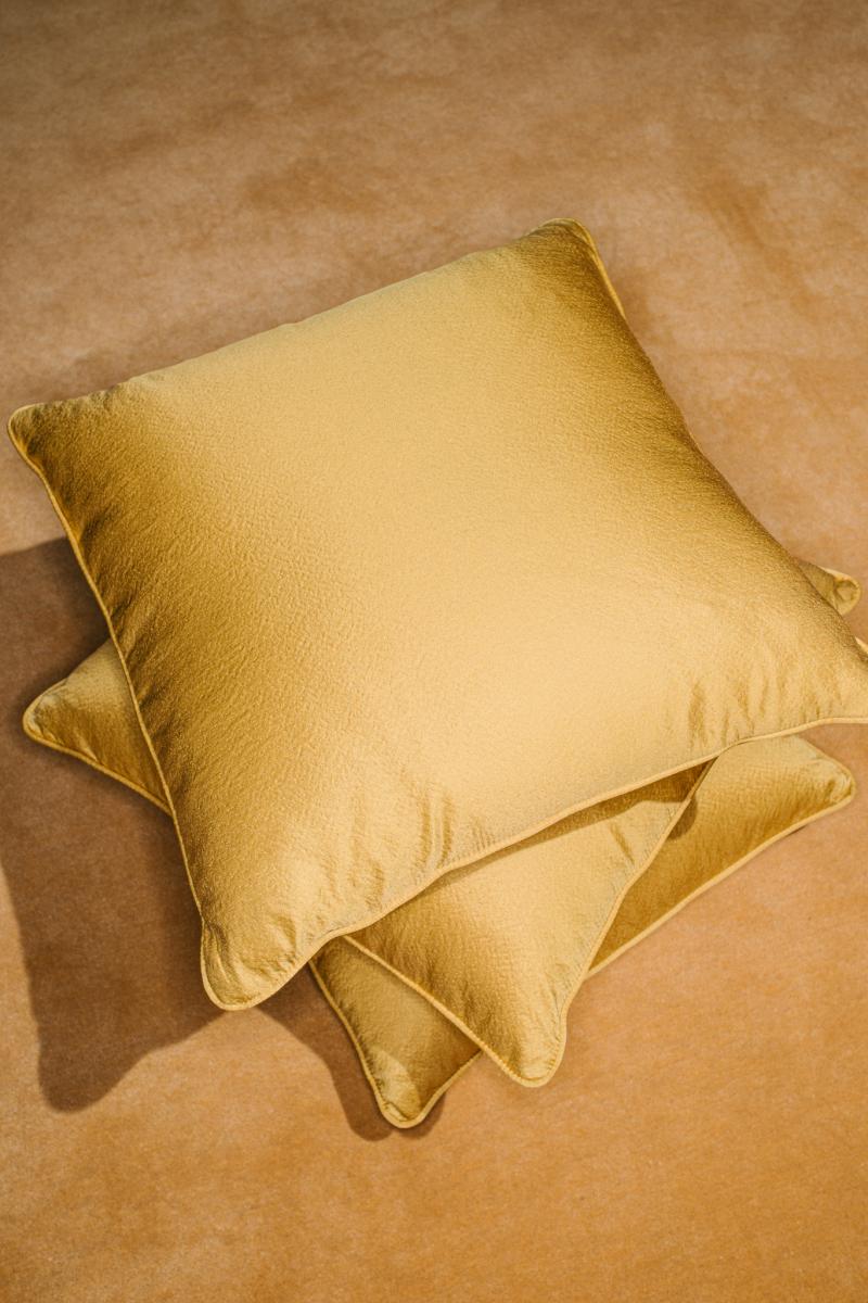 Dahlia. Plain fabric with silk warp and wool weft. Rubelli. Design ...